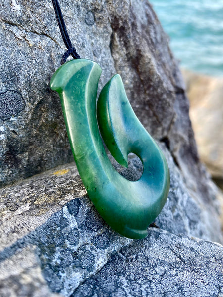 Greenstone Fish Hook – Maori Arts Gallery